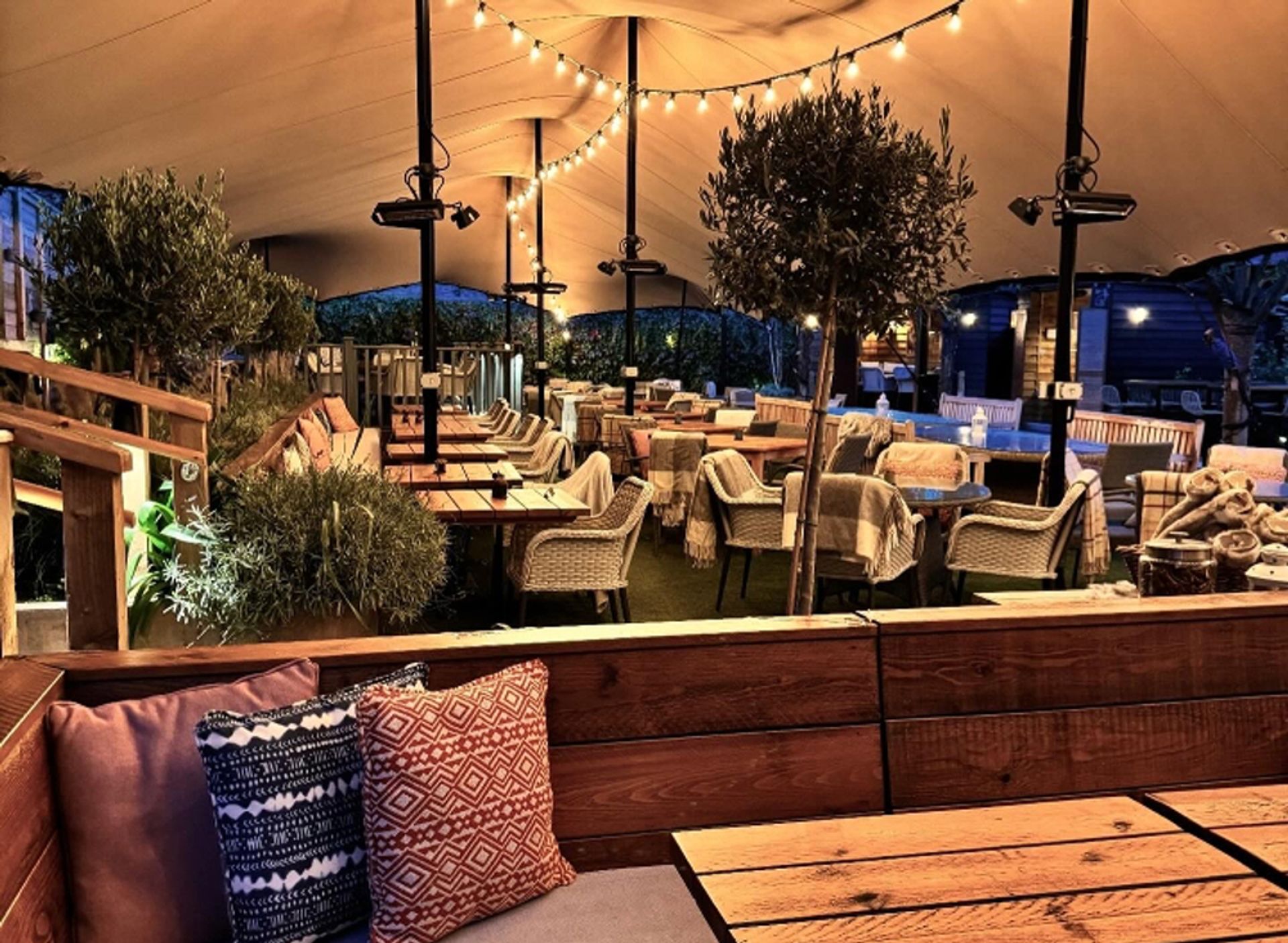 Hare and Hounds | East Sheen's best British pub and beer garden