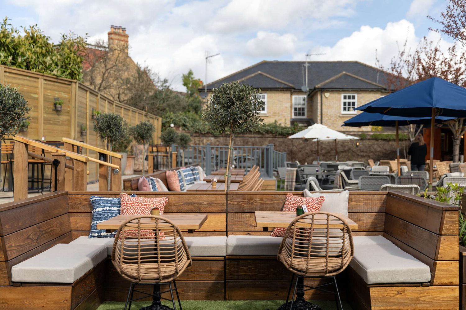 Hare and Hounds | East Sheen's best British pub and beer garden